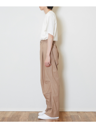WELLDER(ウェルダー) WM22SPT11 Knee Tuck Wide Trousers WELLDER(ウェルダー) WM22SPT11 Knee Tuck Wide Trousers